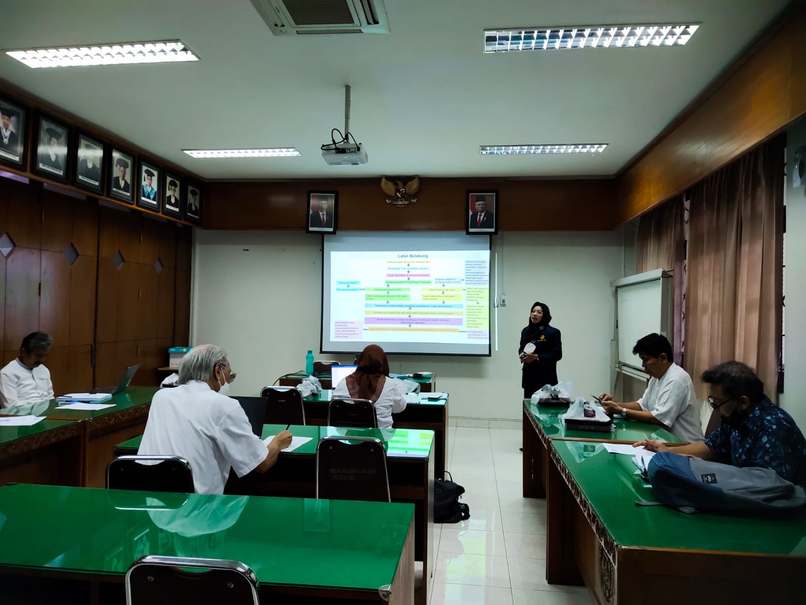 STUDENTS OF THE 1ST BRANCH OF THE SCIENCE EDUCATION DOCTORAL STUDY PROGRAM TAKE THE DISSERTATION ...